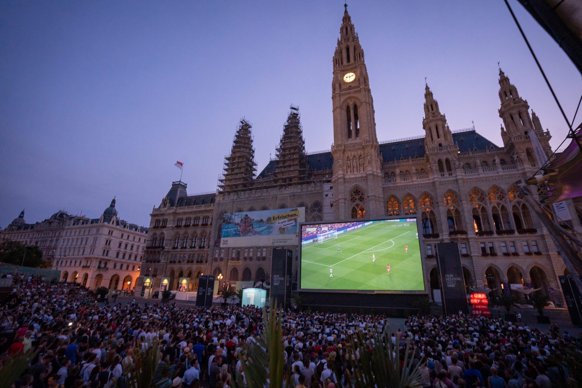 Wie Public Viewing die Innenstädte belebt - Dachverband Stadtmarketing ...