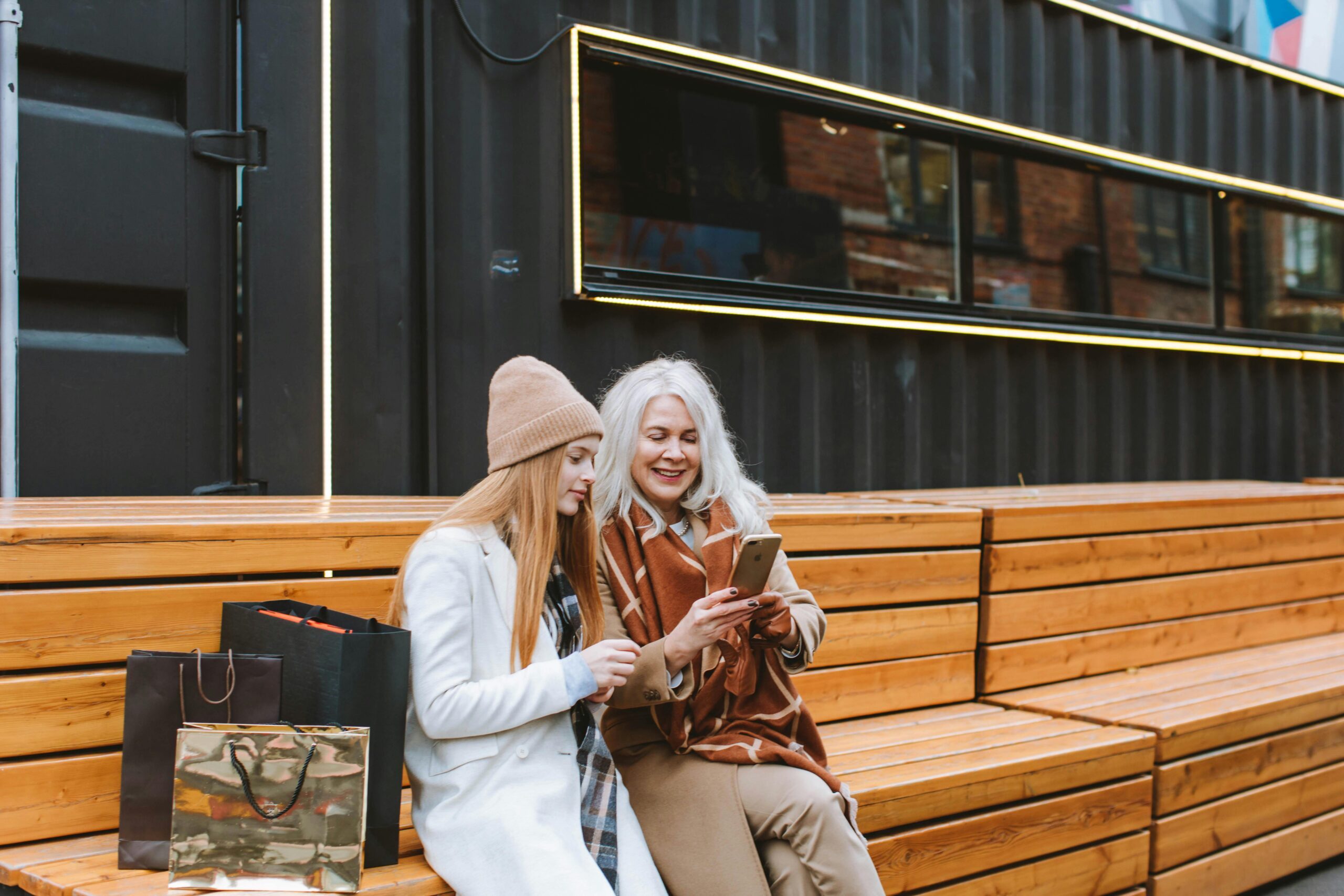 Jung und Alt: Initiativen & Ideen für Generationenbrücken - Stadtmarketing